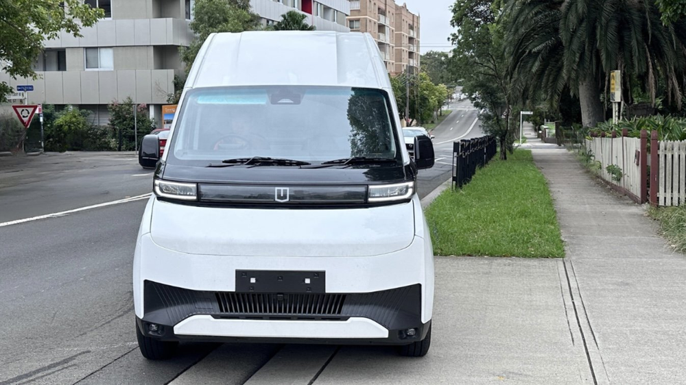 Farizon’s Electric SuperVan Hits Australia - Gets the Green Light